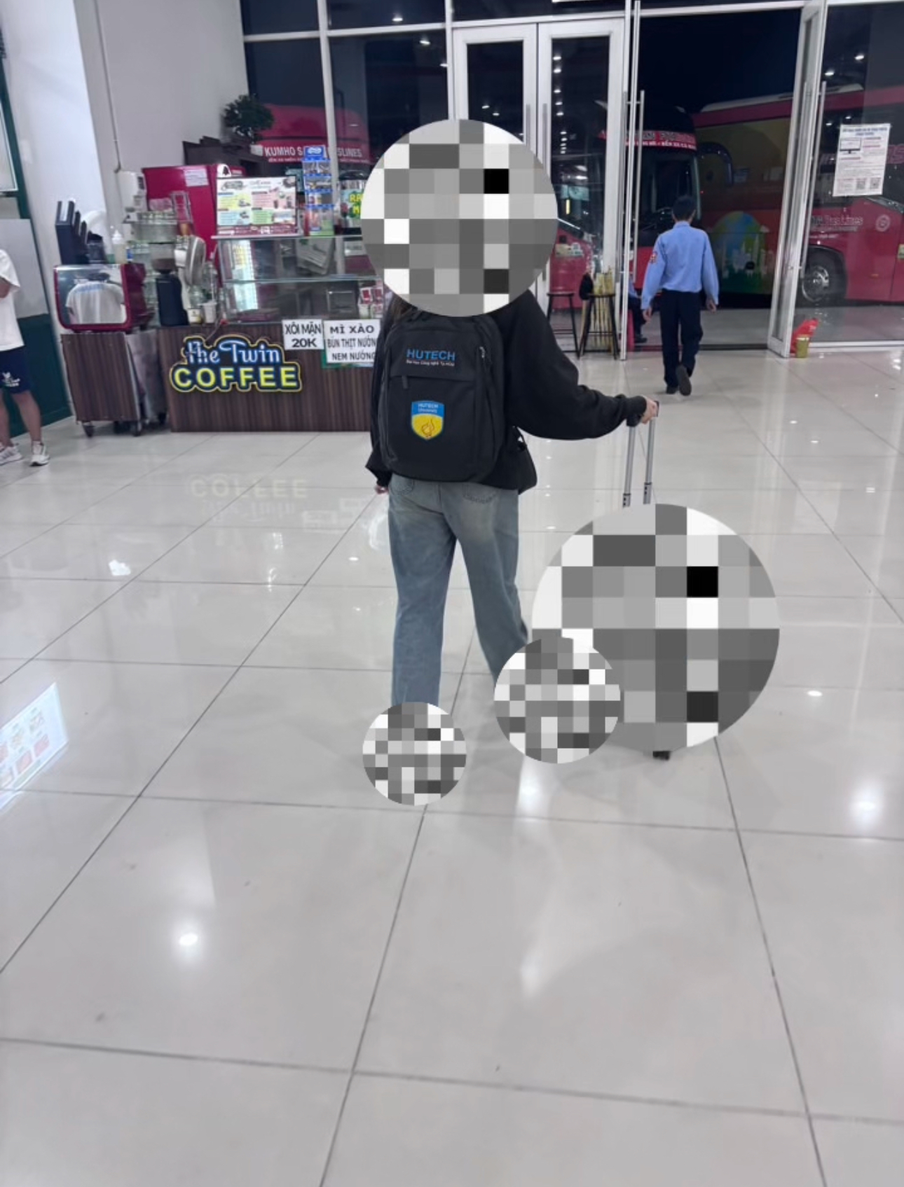 PIC - Clip - Bình Thạnh - Tiễn em Hutech về quê hẹn 3 hôm sau gặp lại ...