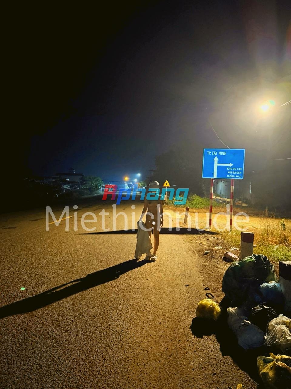 Miền Tây - Clip - Ở chuồng cho người lạ chở đi hóng mát | Thập Cẩm Box ...